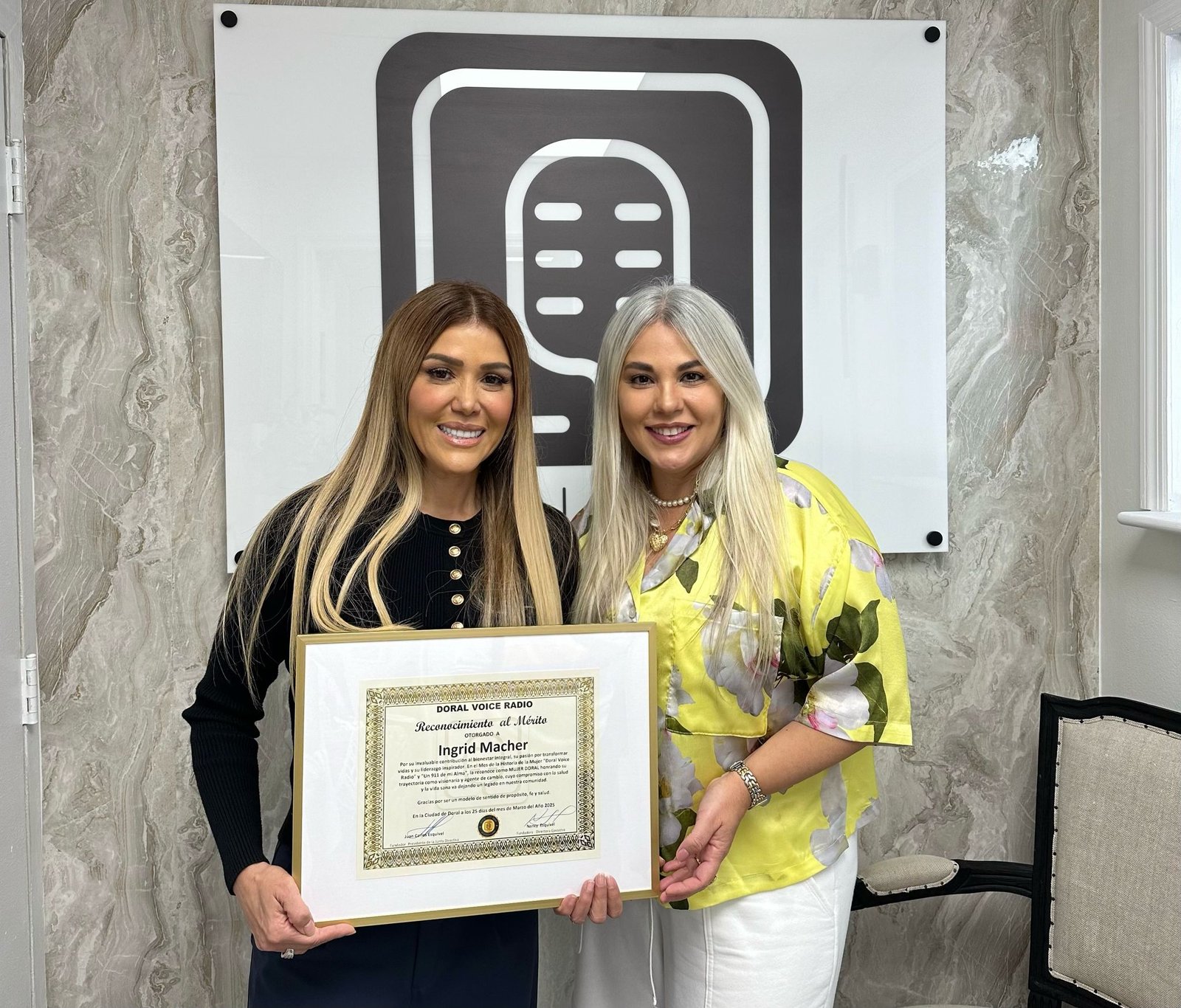 Ingrid Macher Recibe el Reconocimiento “Doral Mujer” en el programa 911 ...
